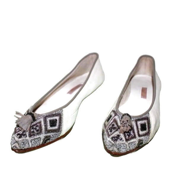 MEHER KAKALIA | Shoes | Meher Kakalia Freya Handcrafted Beaded Tassel ...